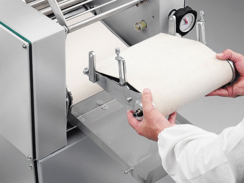 Croissant curling machine model AVV200 - I (C652) - MINI GO d.o.o. Nova ...